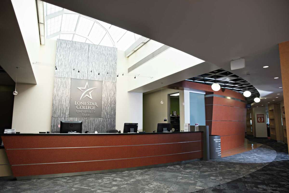 College library may not have books, but still reaches students