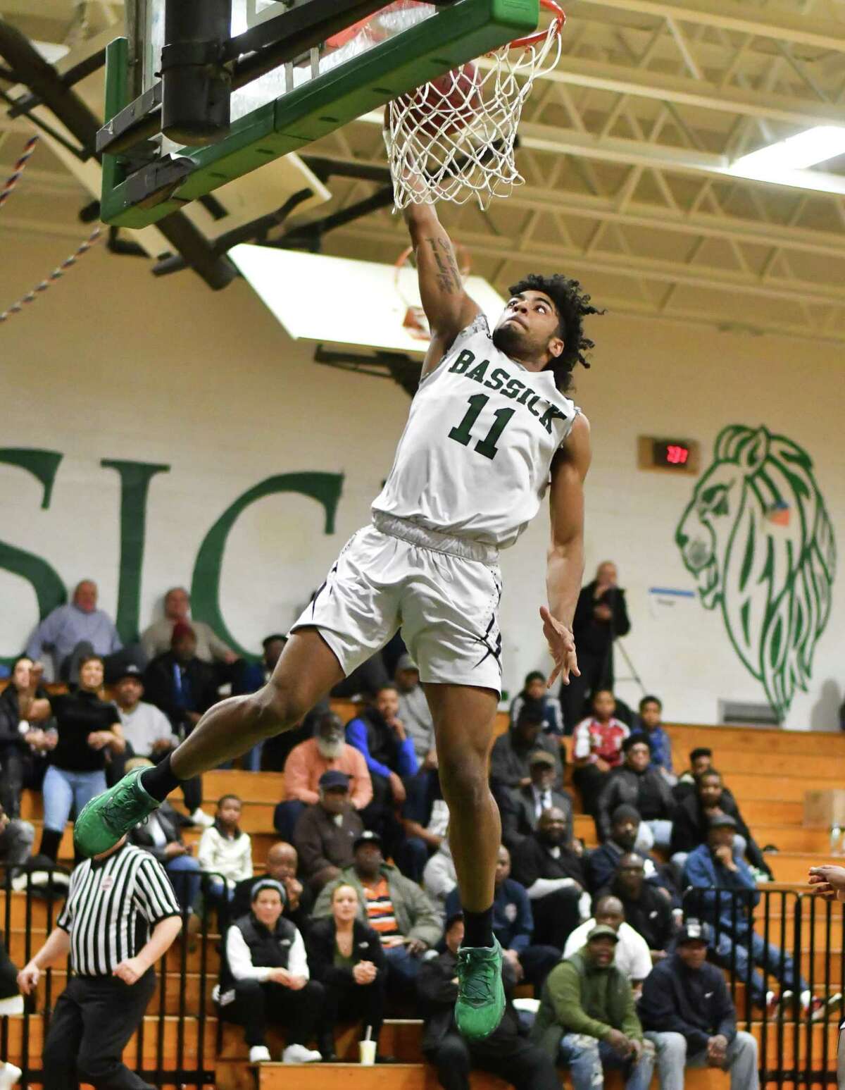 Bassick upends East Hartford in Division I basketball tourney