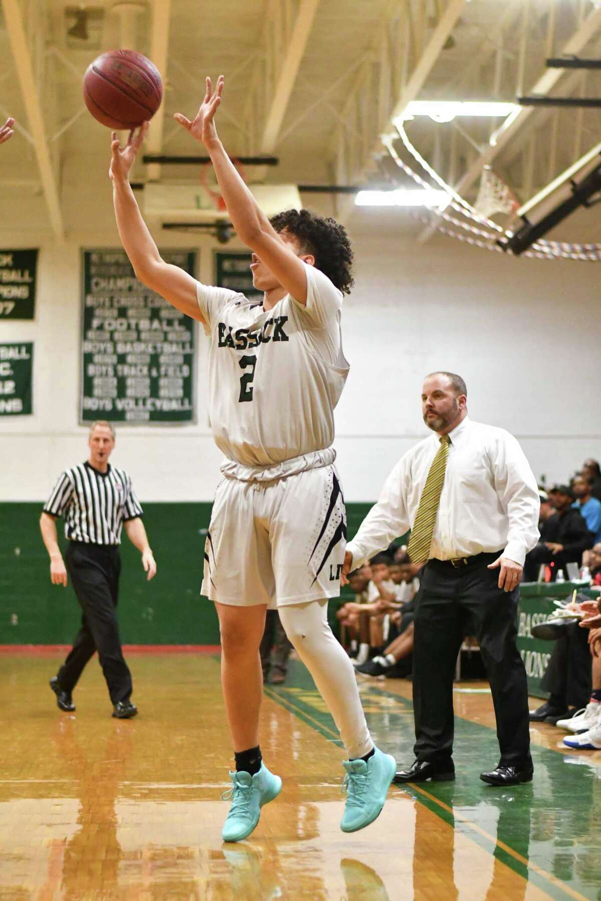 Bassick upends East Hartford in Division I basketball tourney