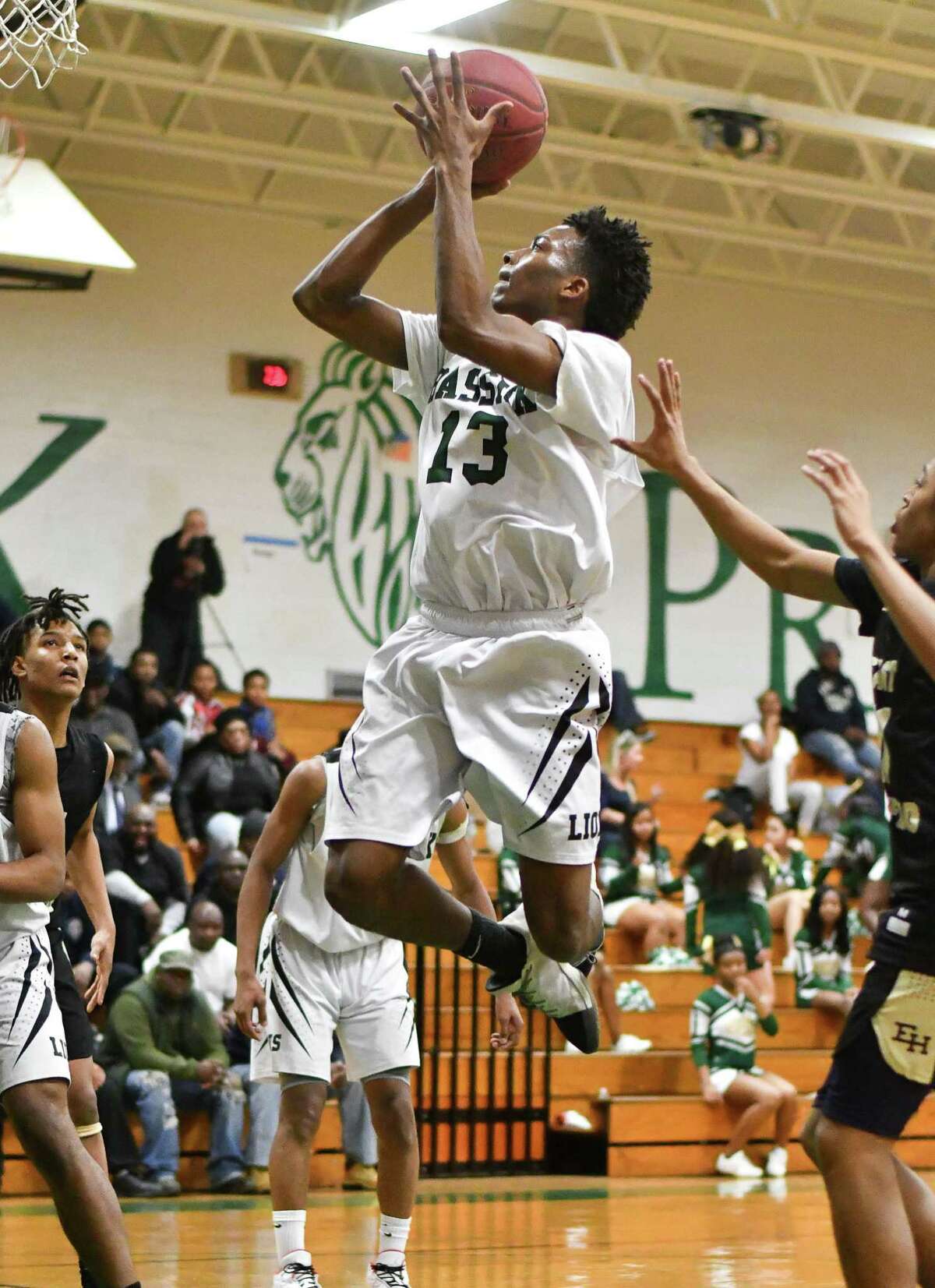 Bassick upends East Hartford in Division I basketball tourney