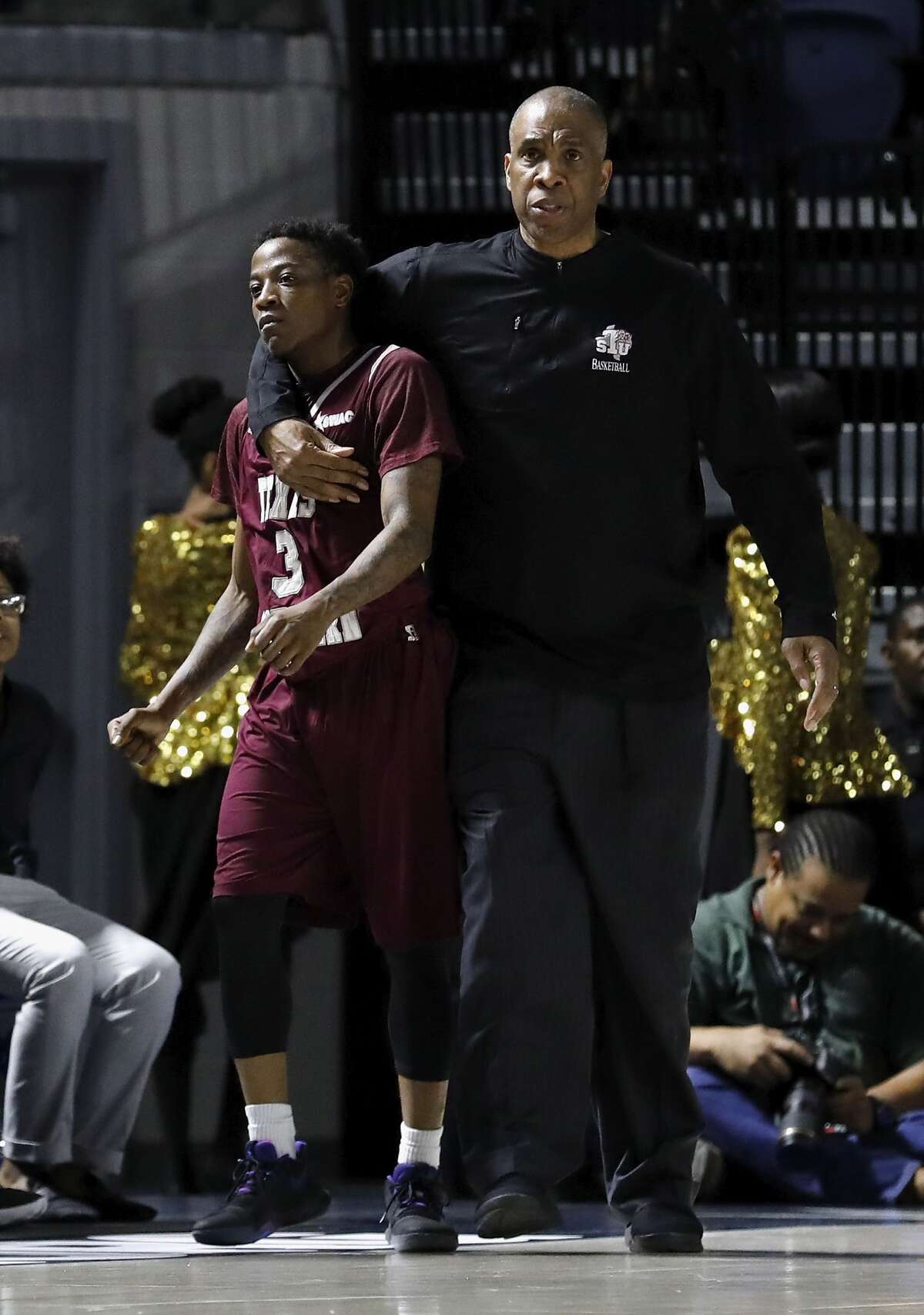 Coach Mike Davis leaving TSU basketball program