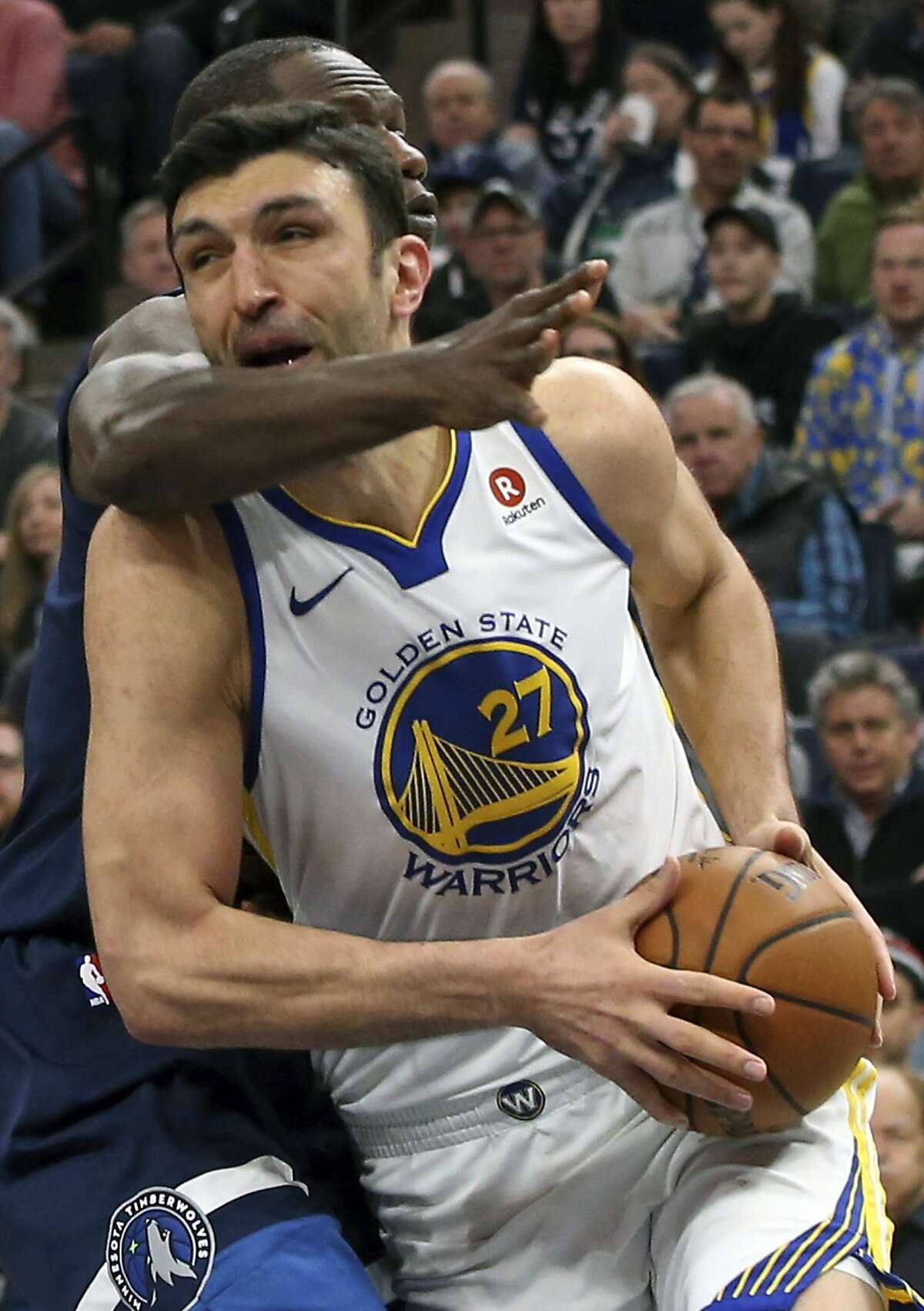 Warriors’ Zaza Pachulia offers big jolt off bench in loss to Minnesota