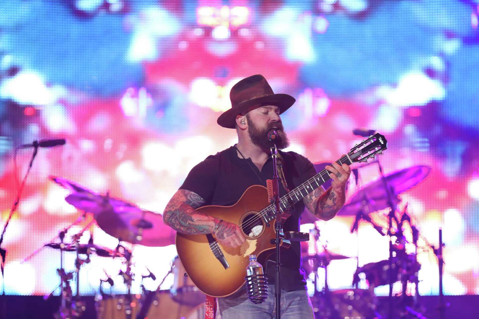 Zac Brown Band brings perfect harmonies and a perfect beard to RodeoHouston