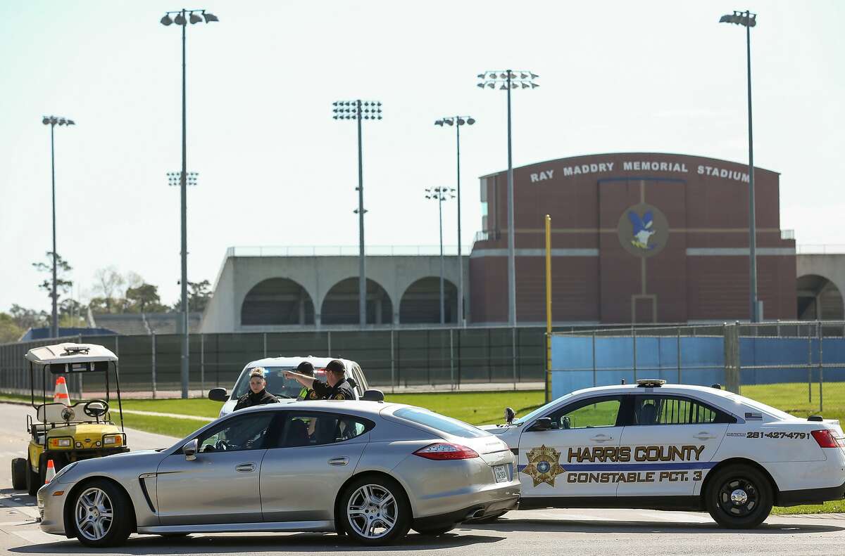 How much new police officers make in the Houston area