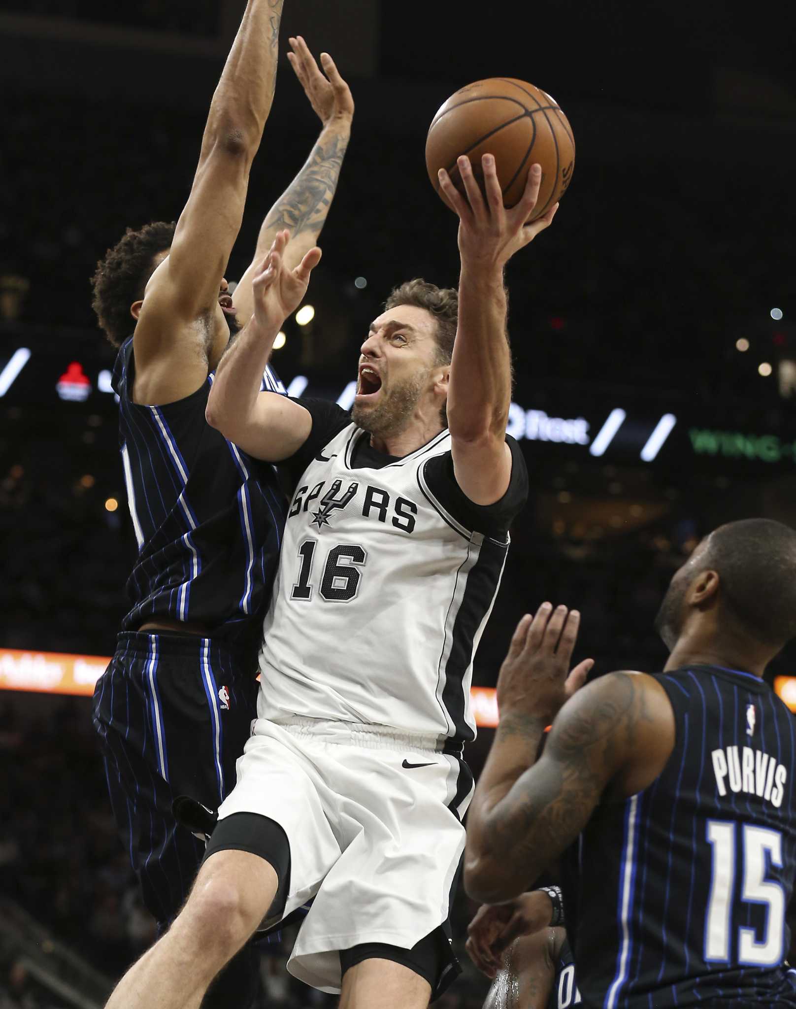 Gasol raffle includes two tickets to Spurs' game with Warriors