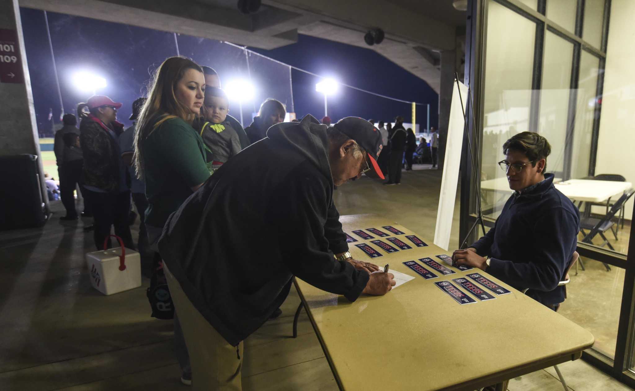 Baseball returns to Laredo as Tecolotes host exhibition at Uni-Trade ...