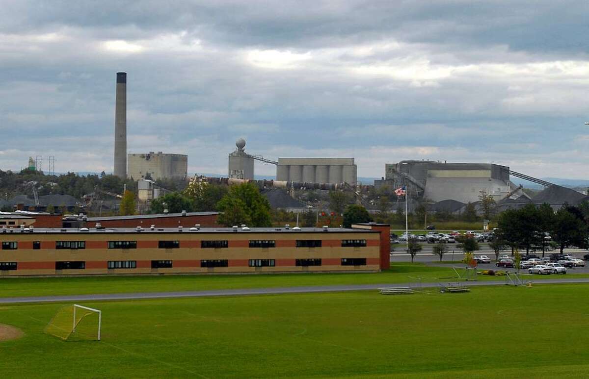 Study warns of mercury near site
