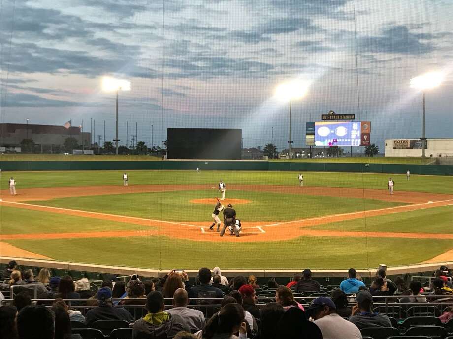 Baseball returns to Laredo as Tecolotes host exhibition at Uni-Trade ...
