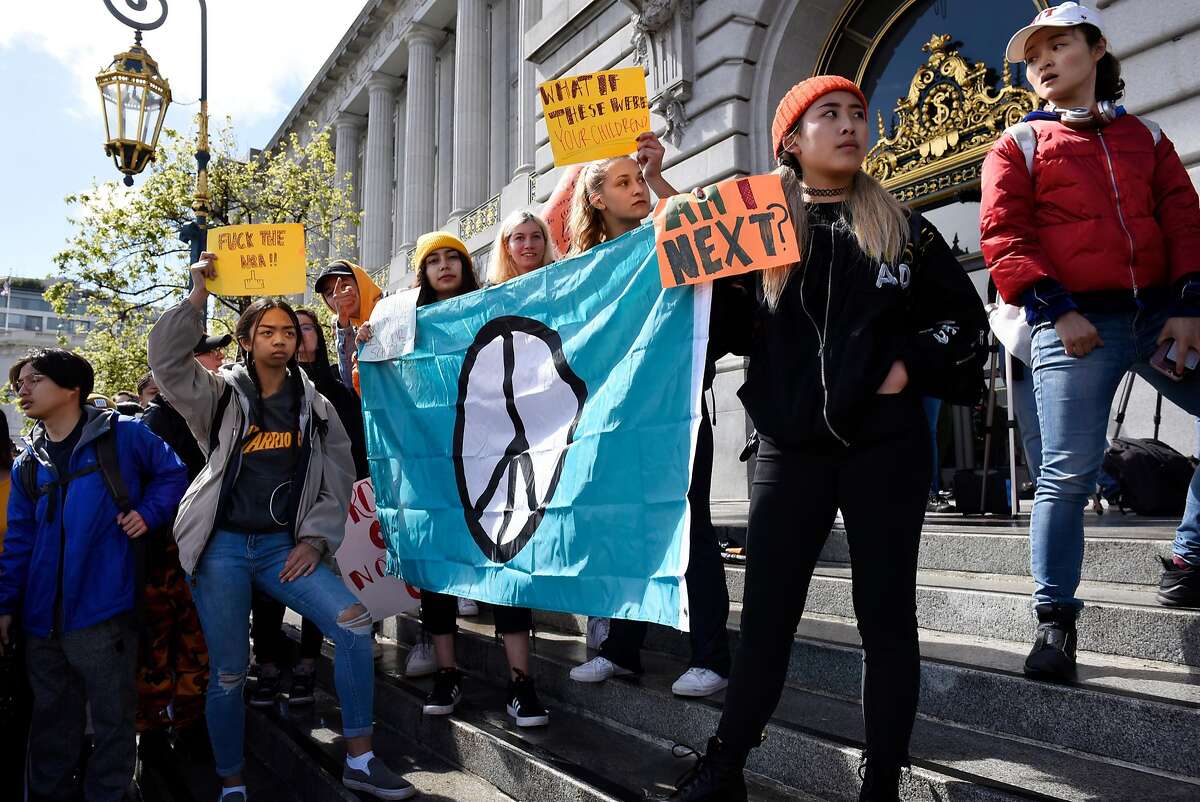 Thousands of students protest gun violence in nationwide walkout