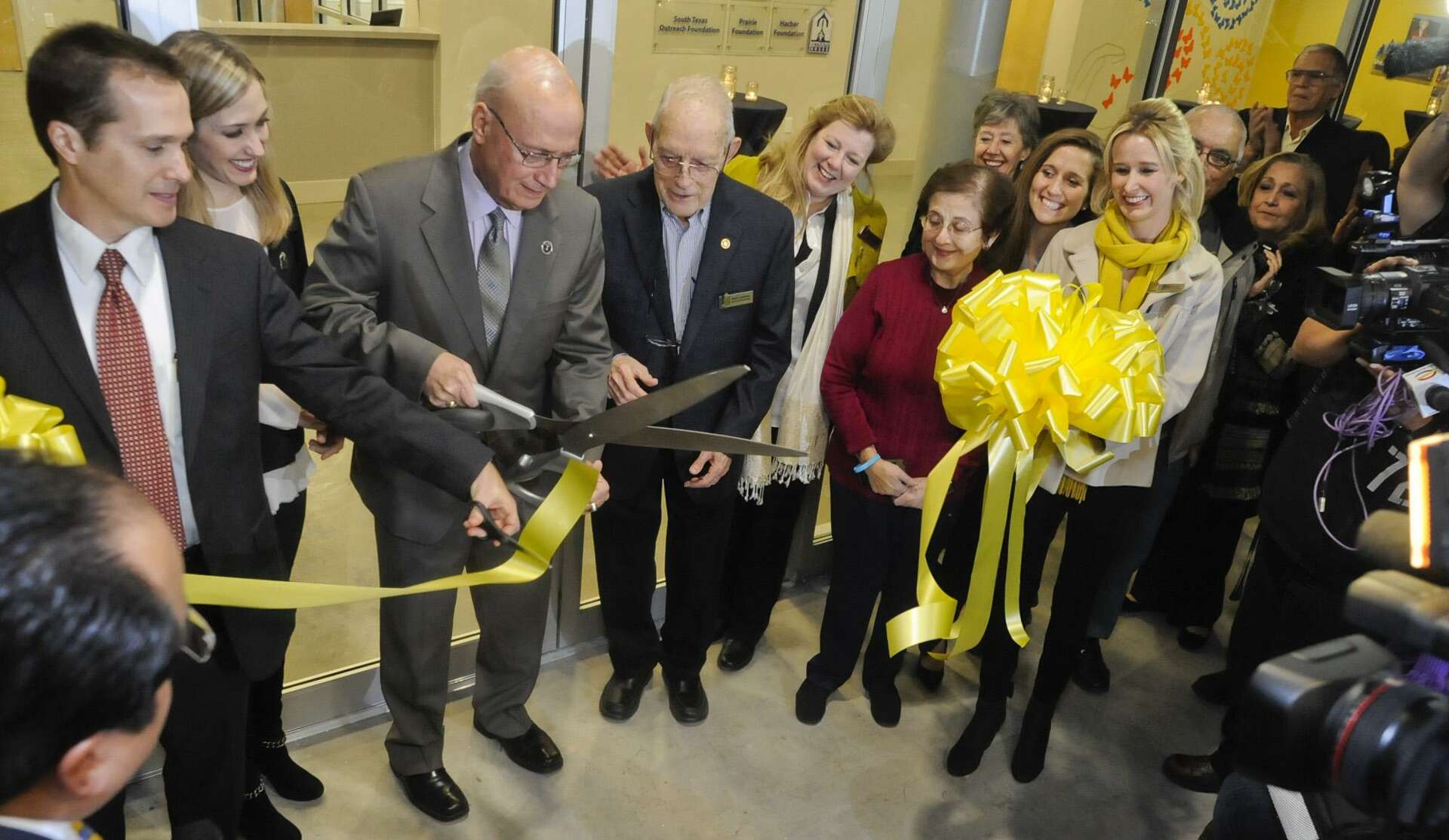 Laredo federal judge retires after nearly 40 years on the bench