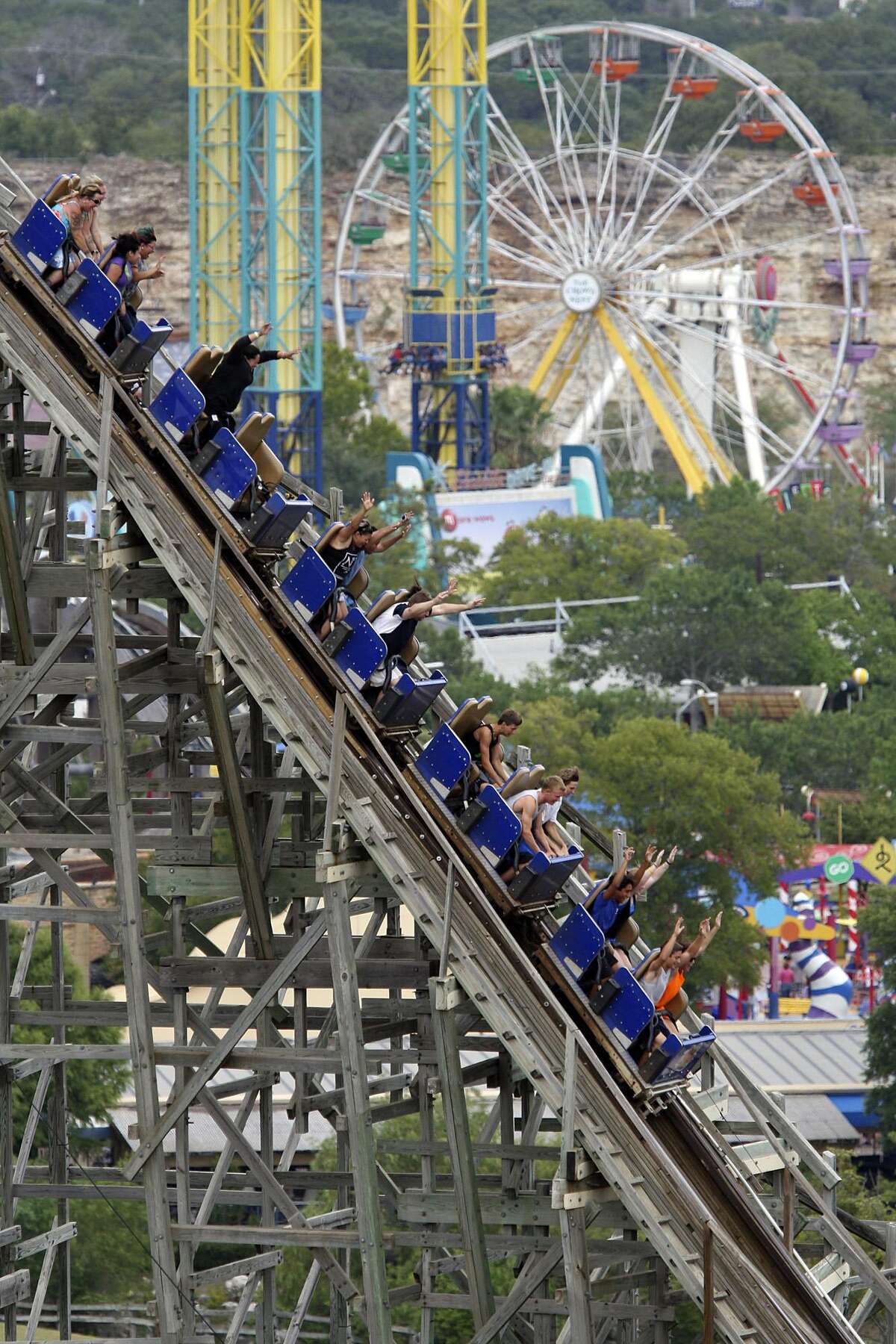 Rattler rocked coaster enthusiasts for more than 20 years at Fiesta Texas