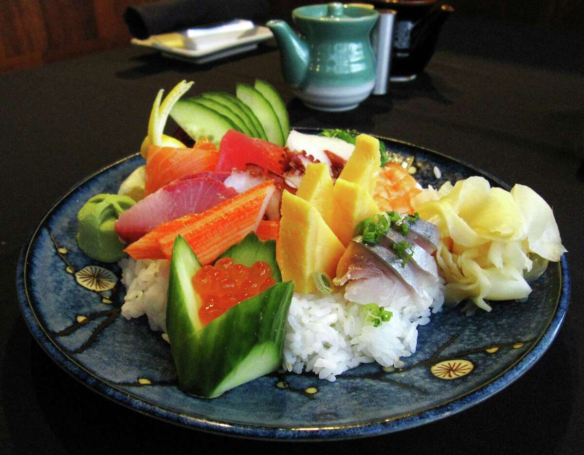 Review: Yummi delivers with sushi, ramen and rockin’ rolls