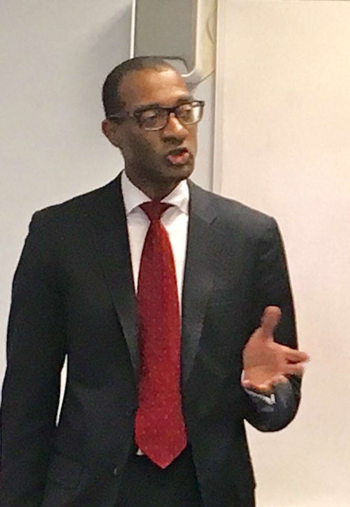 Bridgeport school board kindles relationship casino hopeful