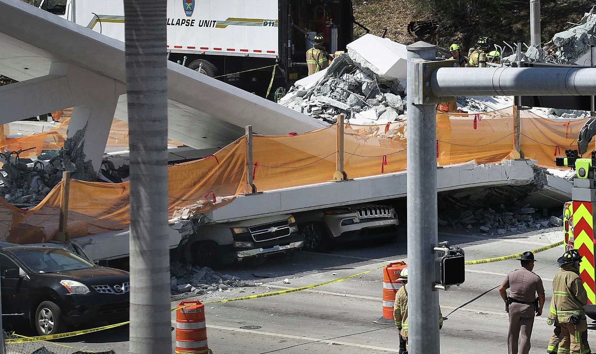 'Multiple' fatalities when bridge collapses onto vehicles