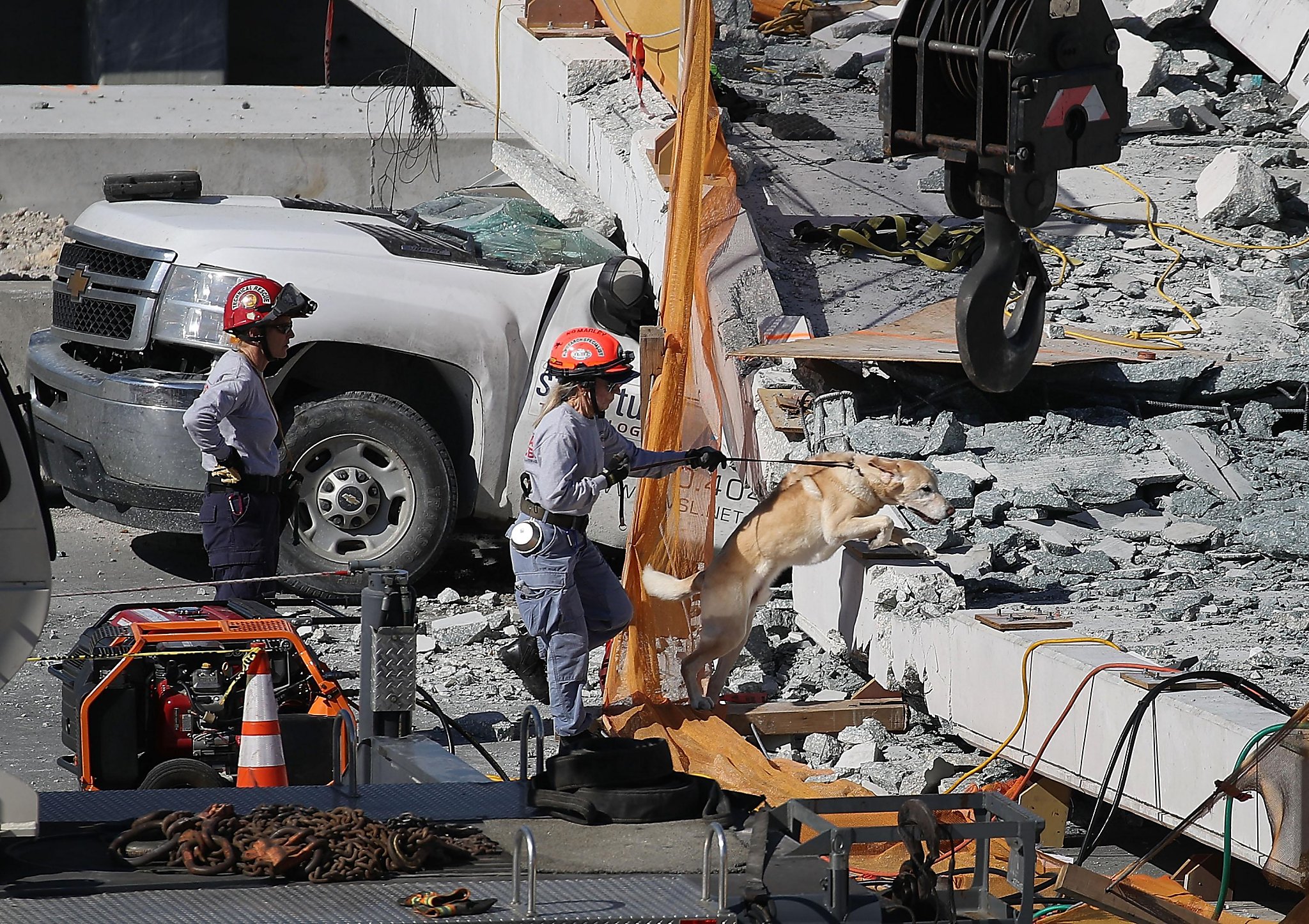 'Multiple' fatalities when bridge collapses onto vehicles