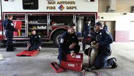 Shooter’s weapon described as AR-15 variant - San Antonio Express-News