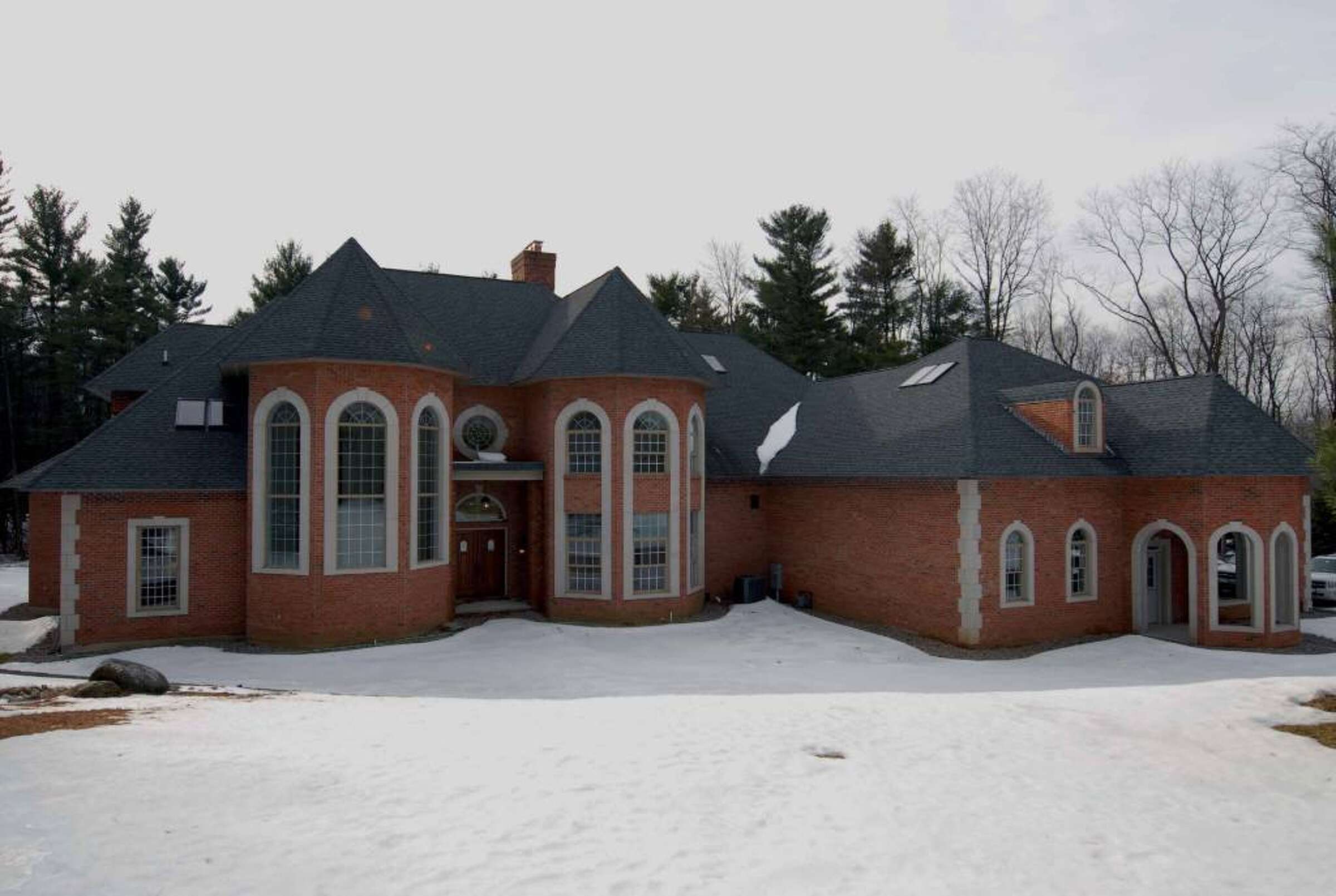 What does it take to sell Albany's higher-priced homes?