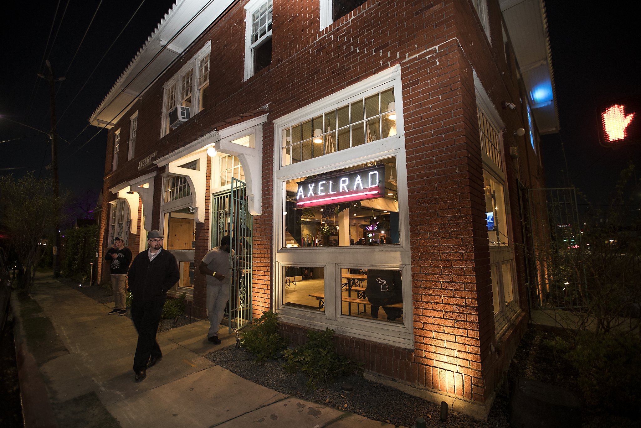 Houston's Axelrad hosting second edition rooftop drive-in concert