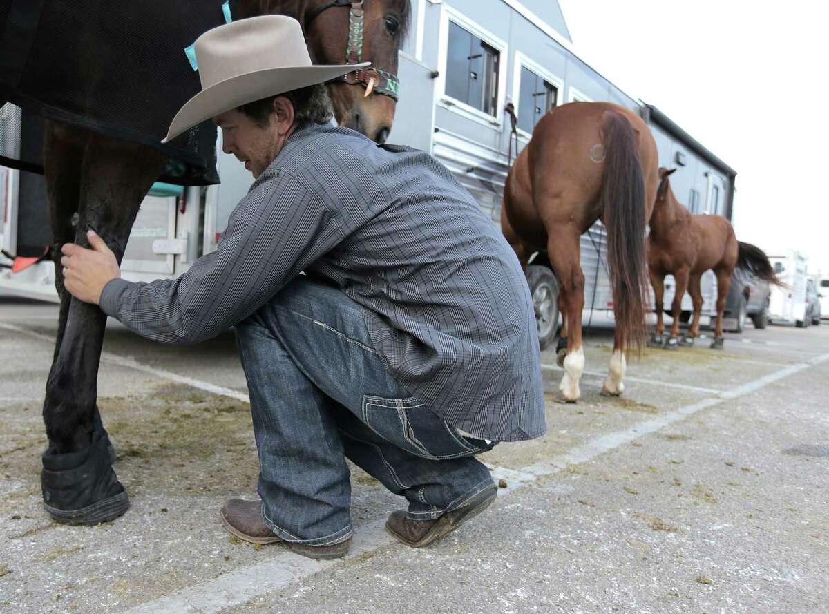 Rodeo photos: Rides, games, prizes and lights of the midway