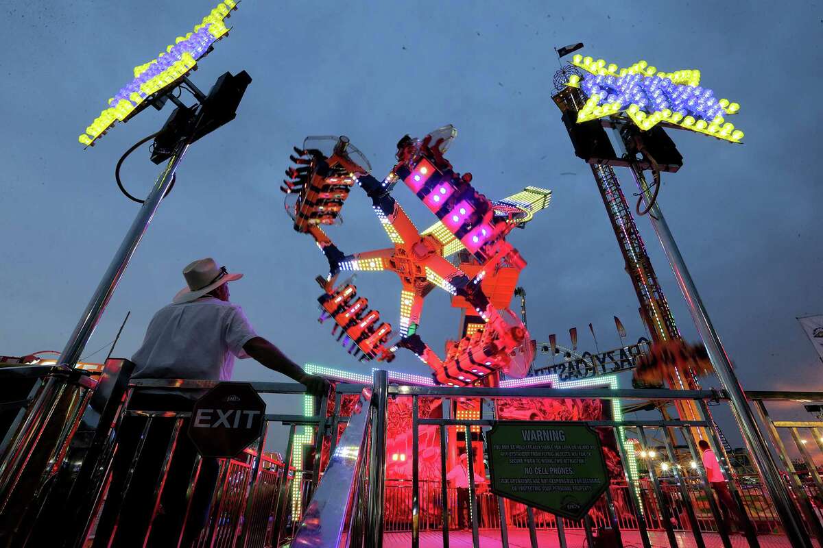 Rodeo photos: Rides, games, prizes and lights of the midway