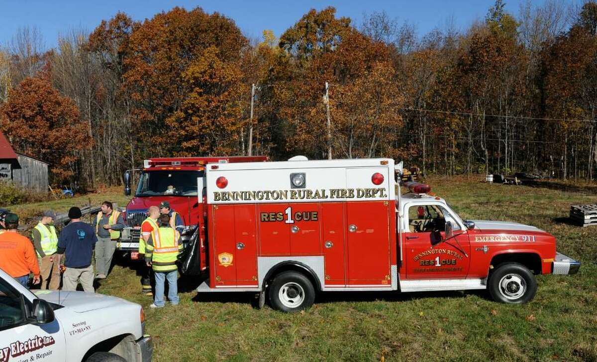 Pilot found in plane's wreckage