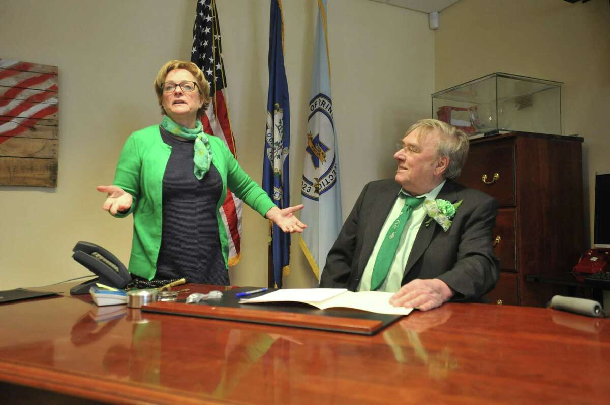 Owen Canfield, long-time columnist for the Register Citizen, dies at 85