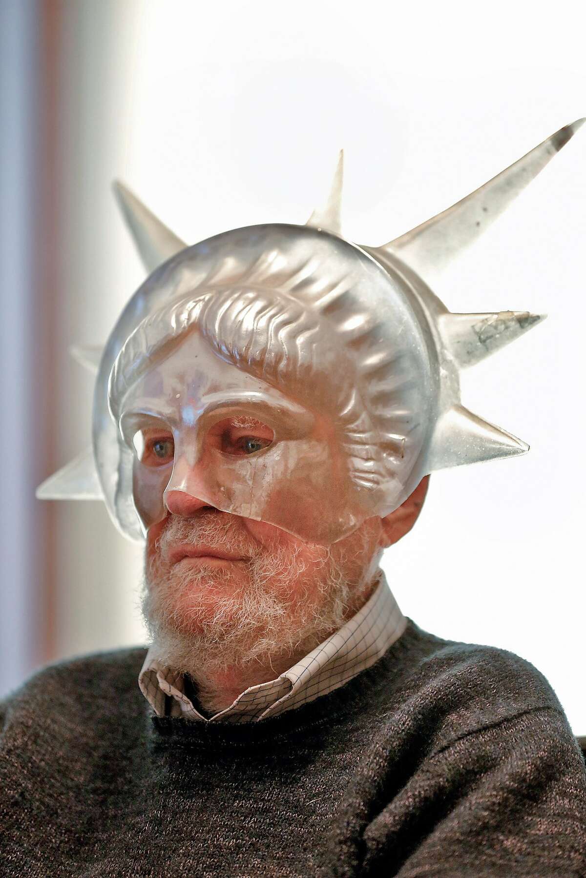 Ferlinghetti speaks out at 99, his voice as vital as ever