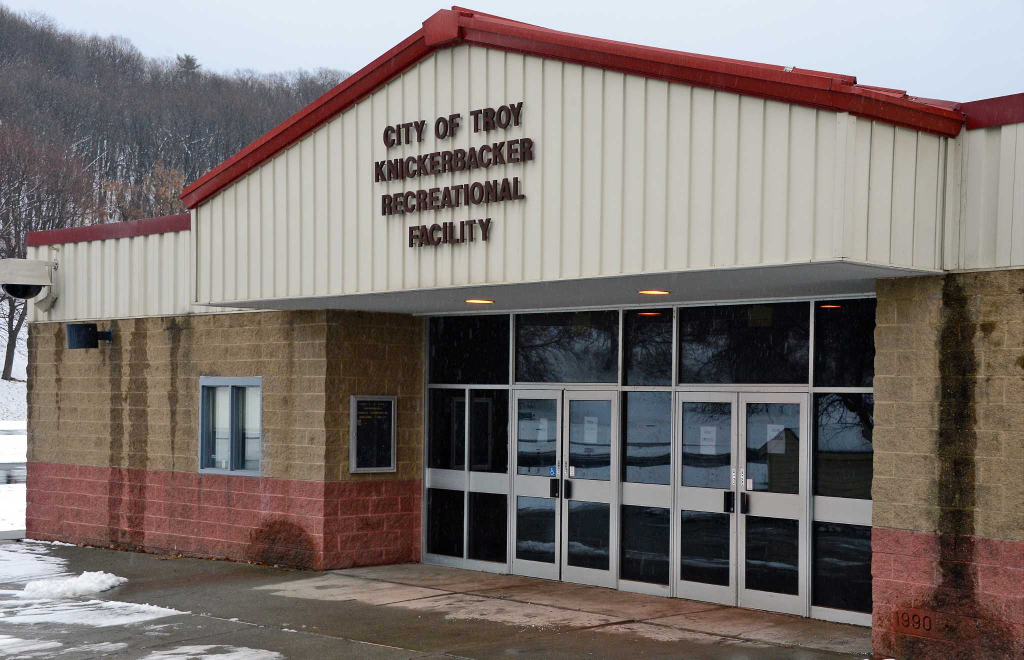 Troy cancels Knickerbacker repairs and plans to rebuild ice rink