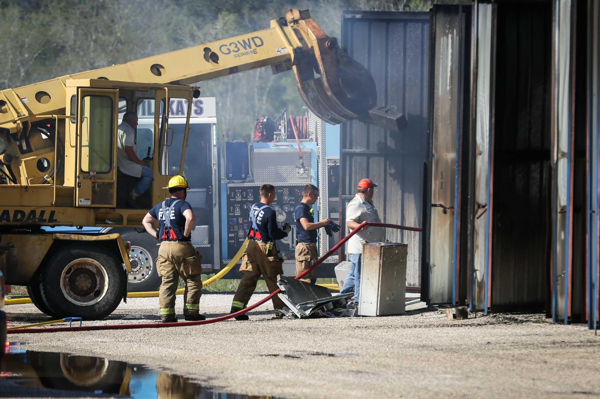 Investigators search for cause of Willis-area boat, RV storage fire ...