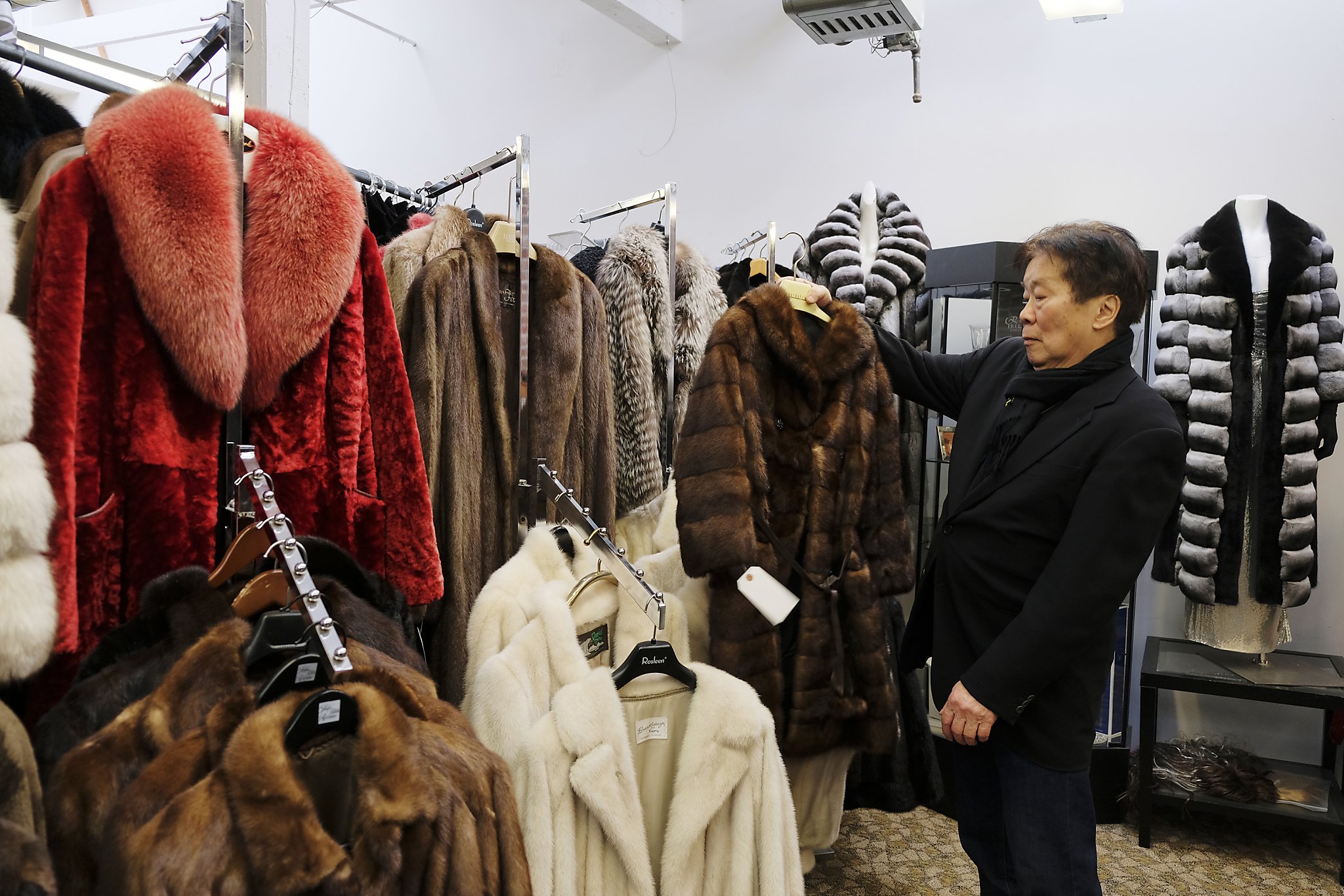 California lawmaker proposes bill to ban fur sales statewide