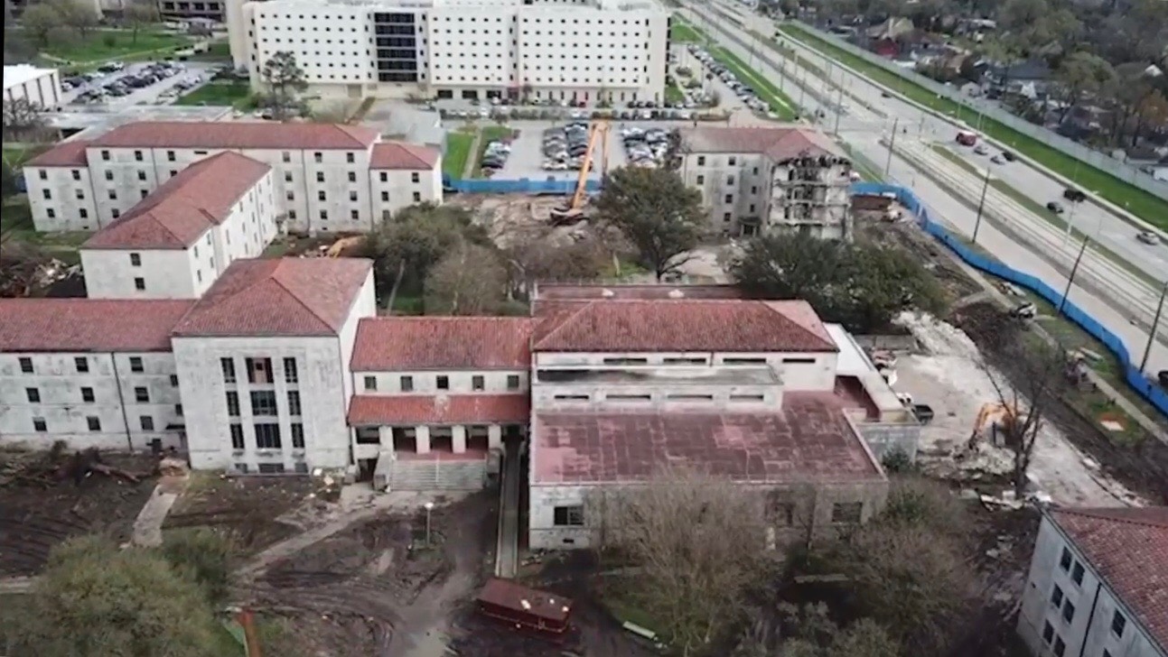 UH's Quadrangle housing to be demolished, replaced