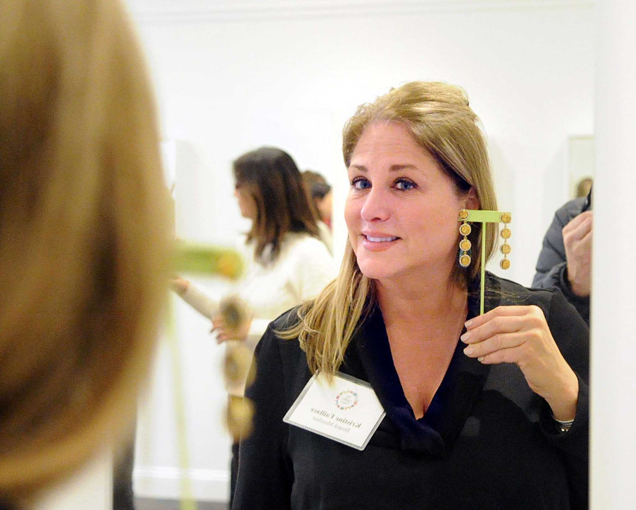 Designer donates proceeds of jewelry sales to help needy kids