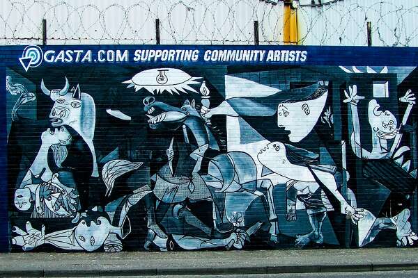 Belfast wall murals from the Troubles in Irish photography exhibit ...