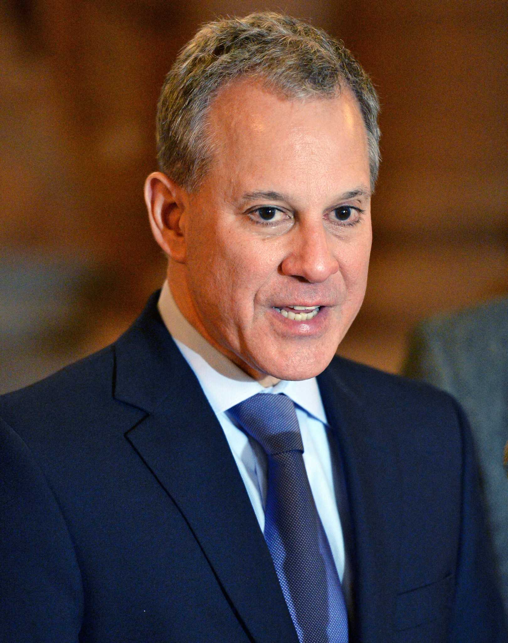 Schneiderman resigns as women accuse him of violent abuse