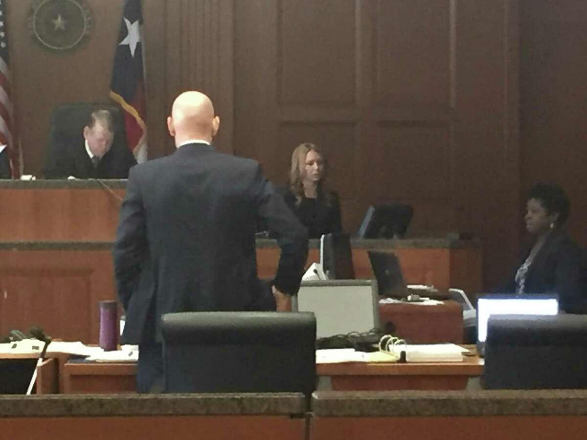 Alleged murder-for-hire target tearfully testifies against ex-boyfriend ...