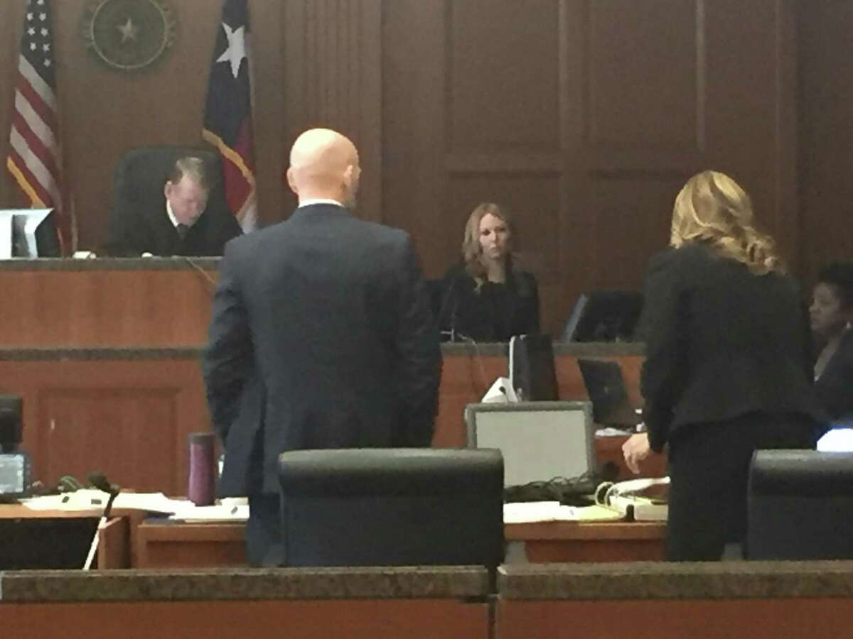 Alleged murder-for-hire target tearfully testifies against ex-boyfriend ...