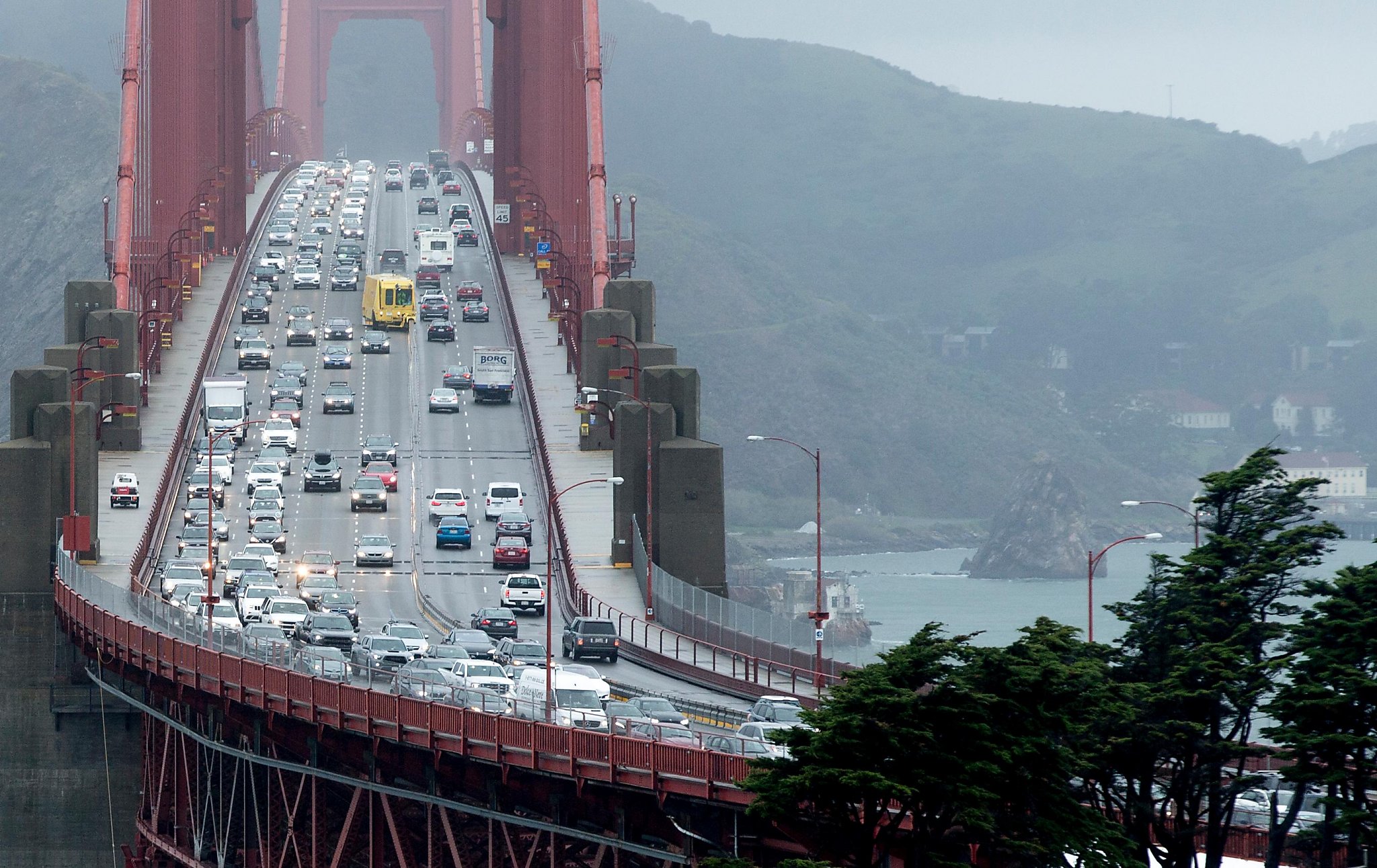 Rollover on Golden Gate Bridge closes two northbound lanes
