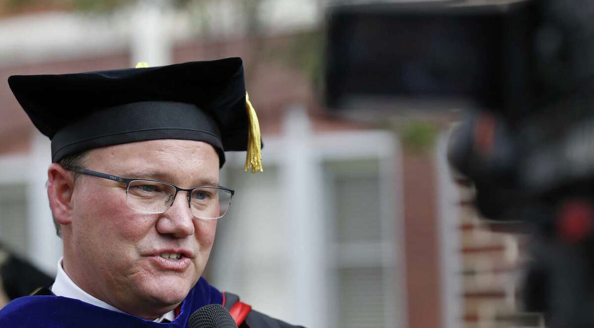 UIW inaugurates Thomas Evans as 10th president