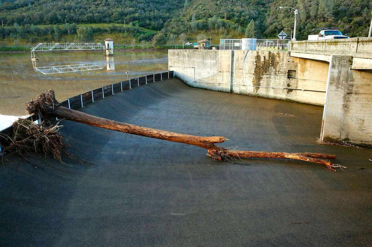 Experts: SF water agency could be at fault in scare at Moccasin Reservoir