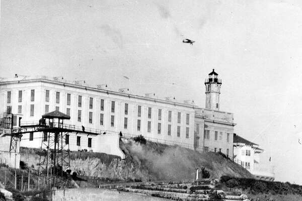 Fake heads used in daring Alcatraz escape re-created by FBI ...