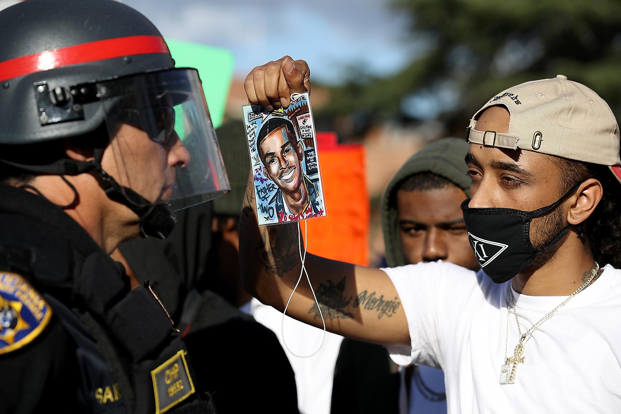 Officers' muted body cams in Sacramento shooting 'builds suspicion ...
