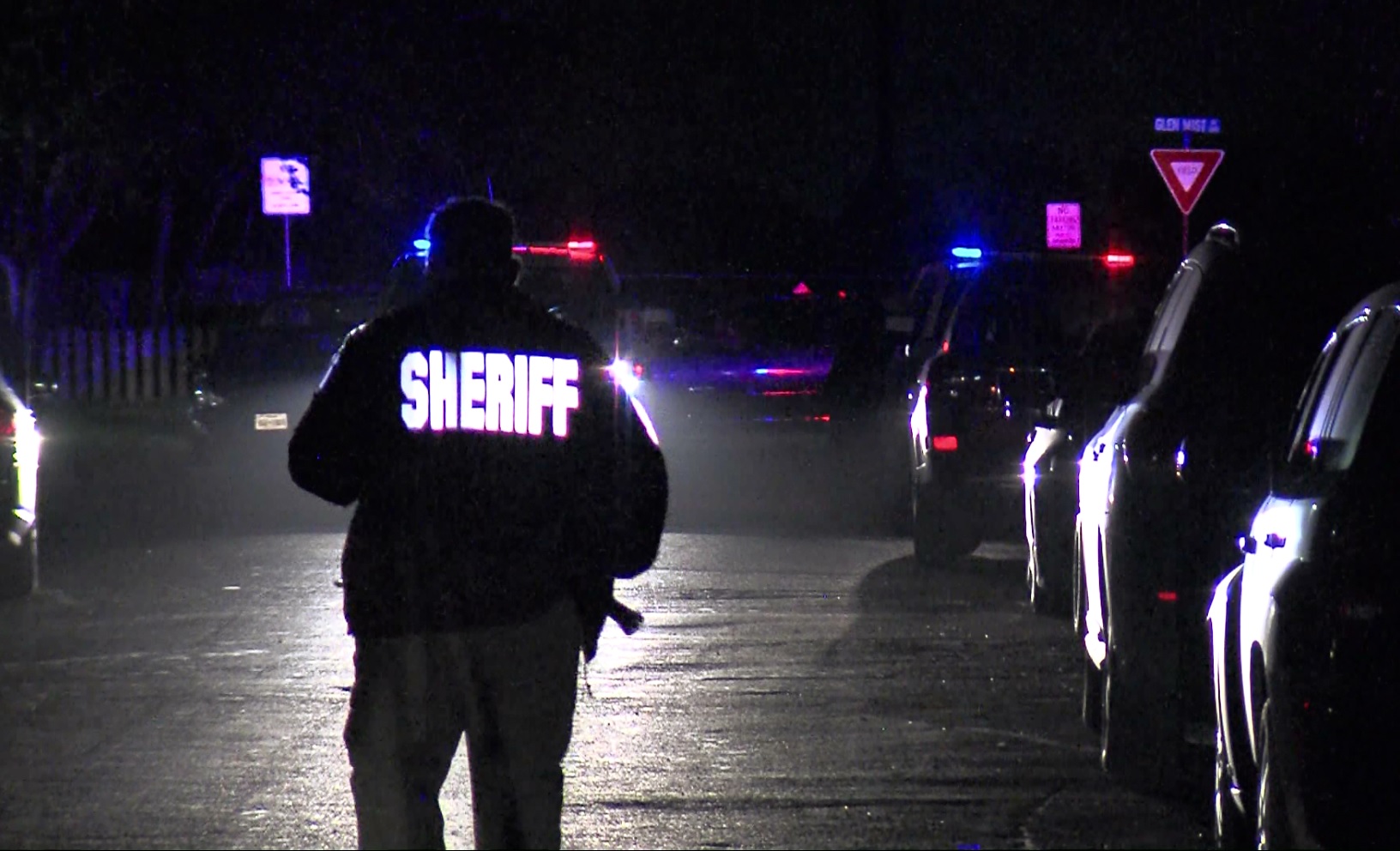 Man charged following standoff with deputies after shooting at teens ...