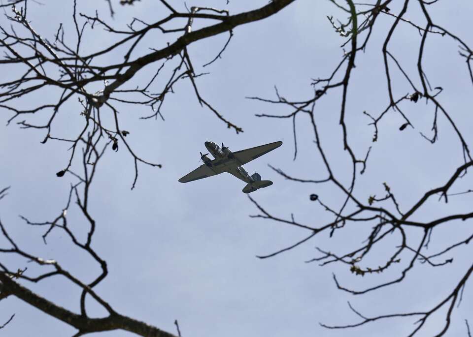 D-Day pilot gets one last flyover
