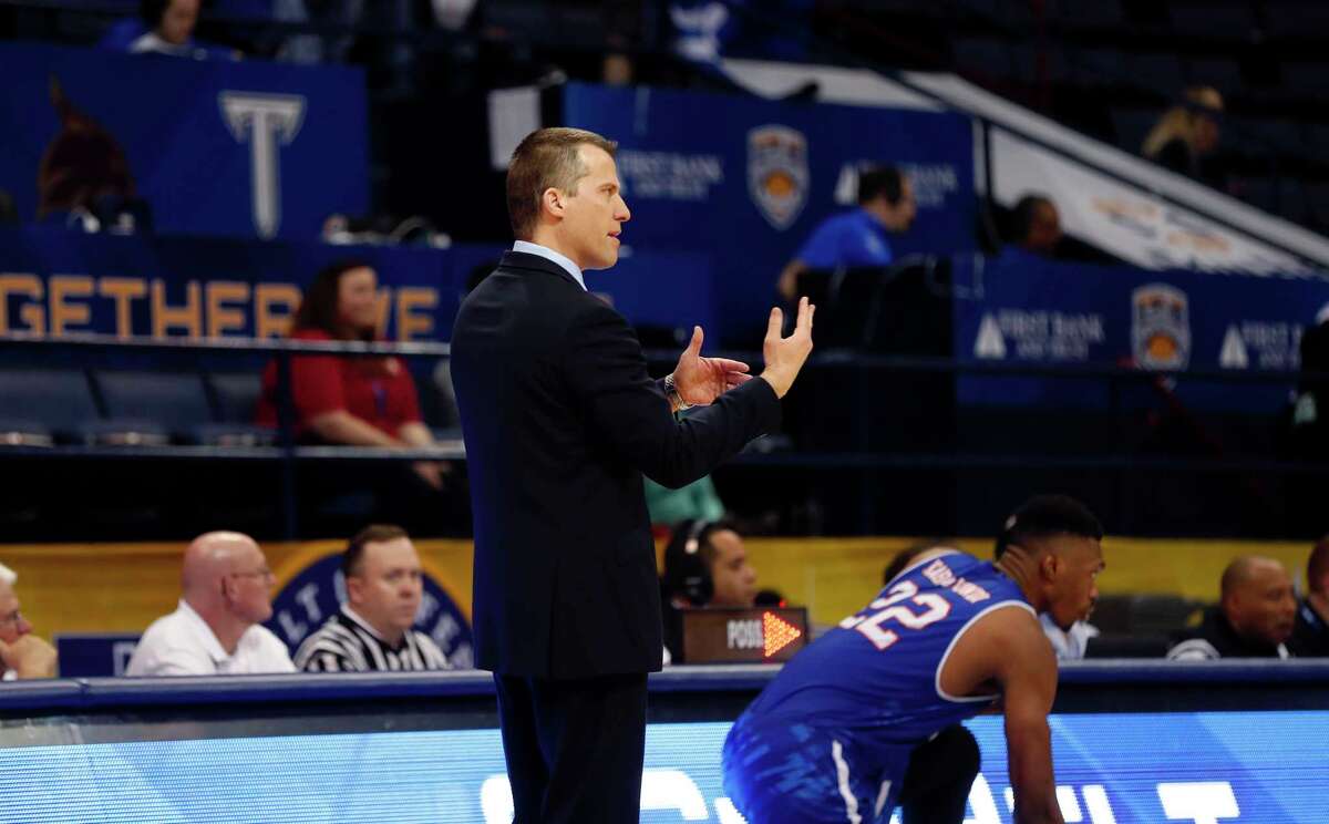 Texas-Arlington hoops coach Scott Cross fired after 12 seasons