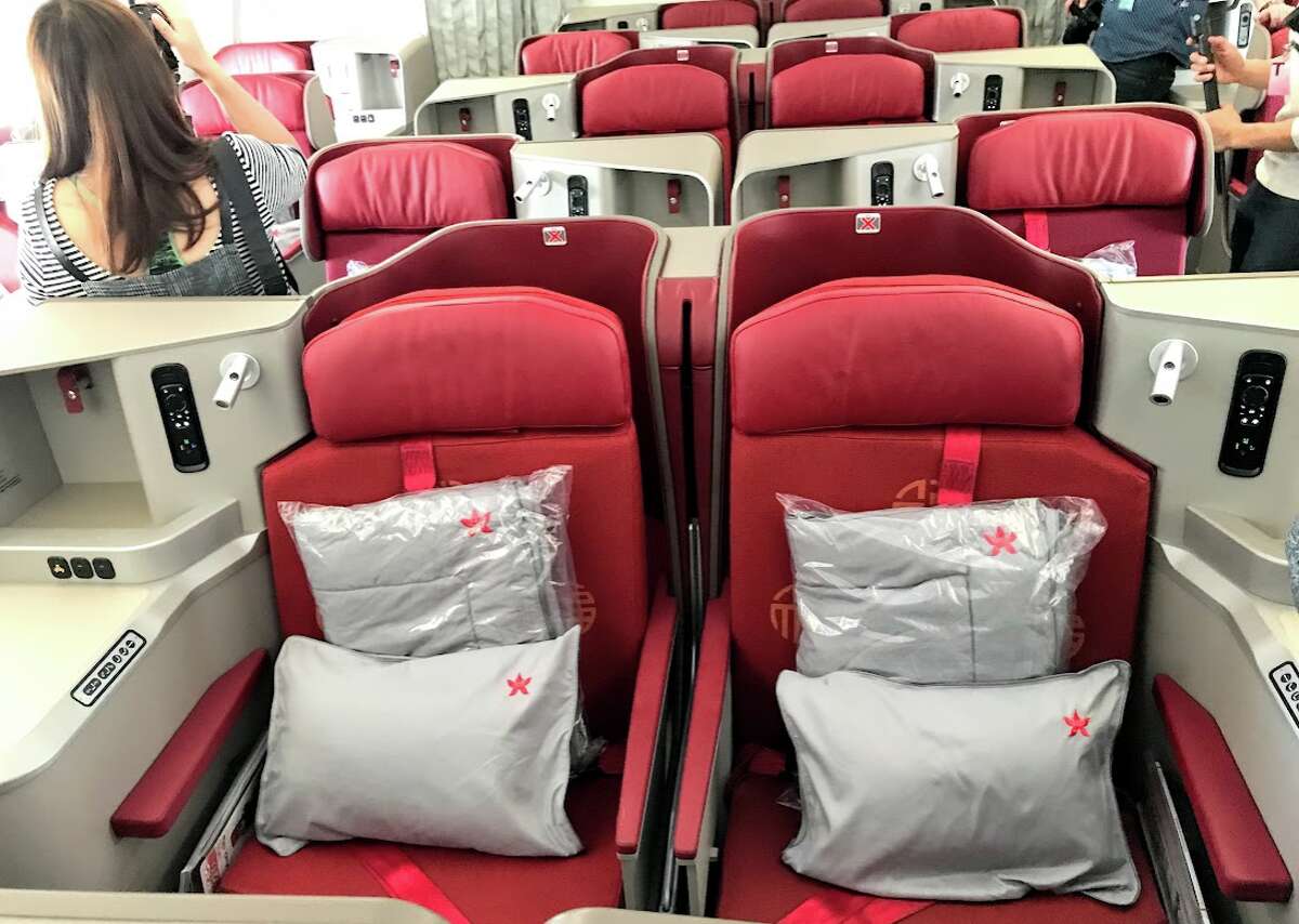 First look inside Hong Kong Airlines A350 [Photos]