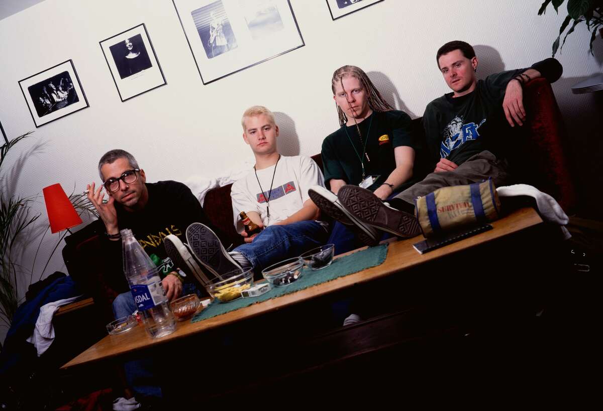 Former Offspring drummer turned OB/GYN saves juror during his own Bay ...