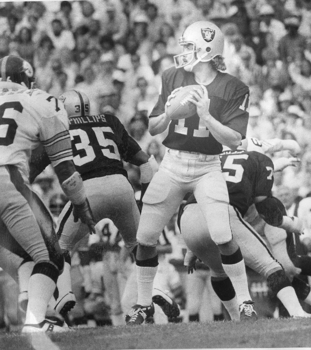 Ex-Raider backup QB David Humm dead at 65