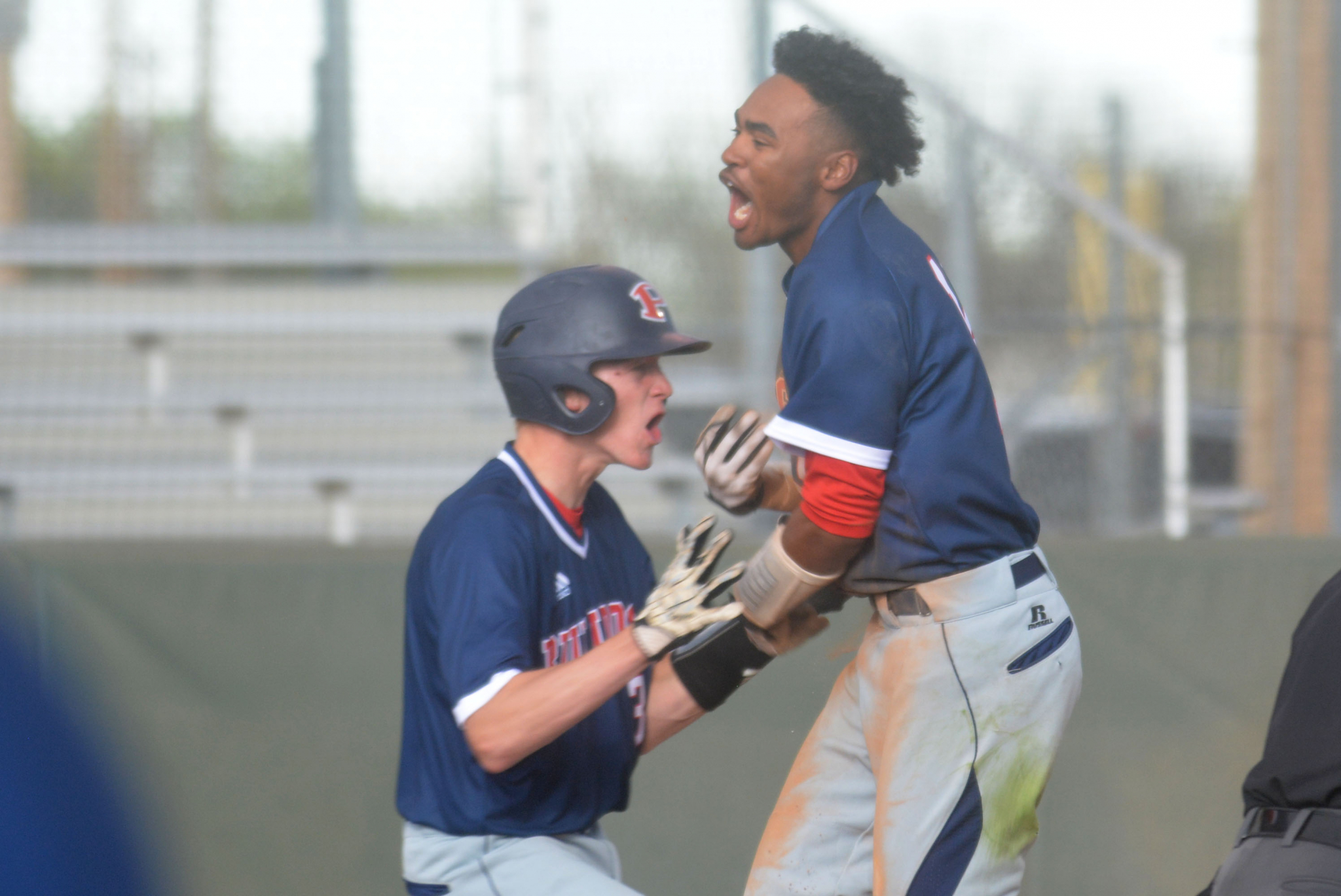 BASEBALL: Bulldogs outlast Dumas, improve to 5-0 in district