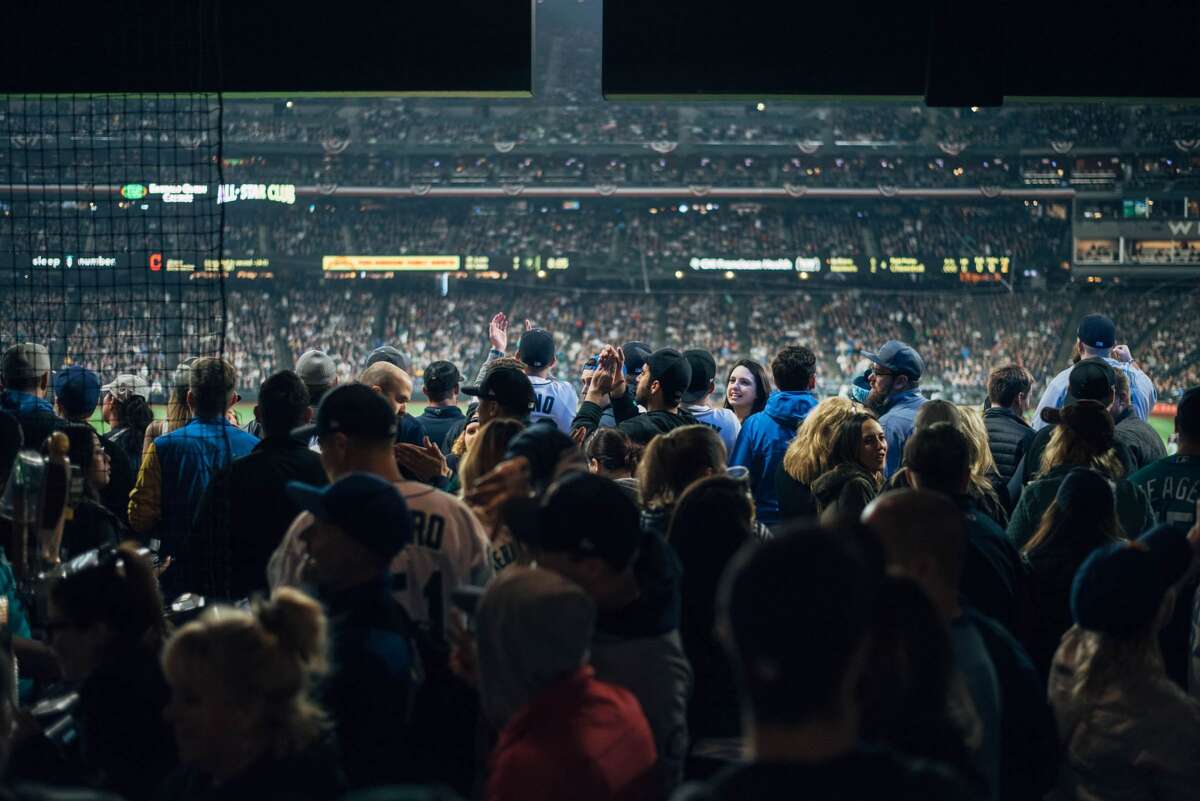 Moments to remember from Mariners' Opening Day victory