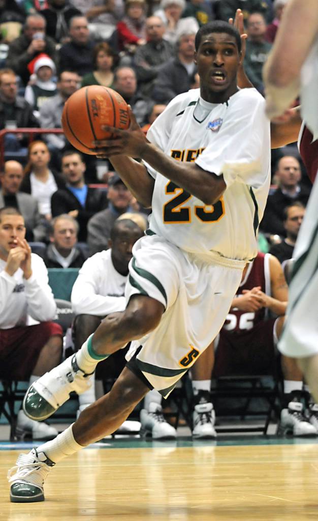 Ubiles, Bisping among Siena Hall of Fame inductees this weekend